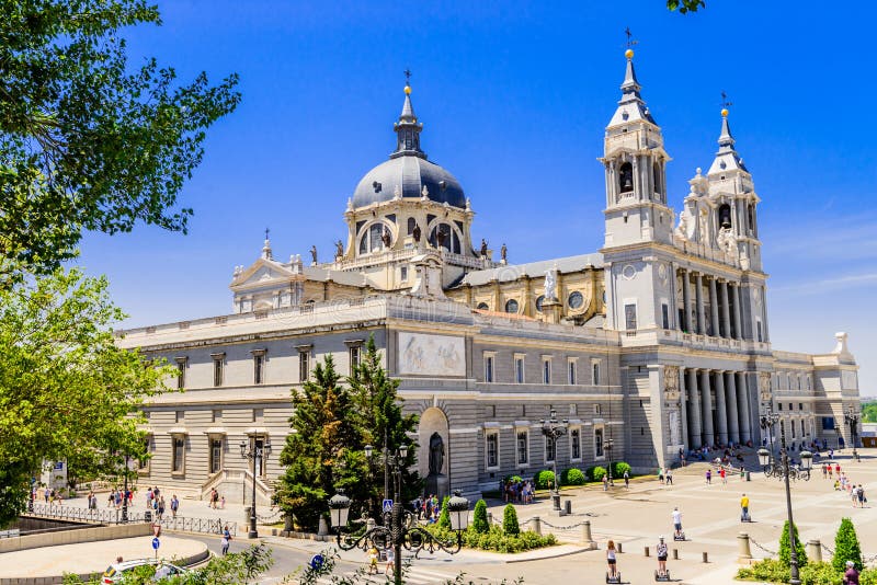 Cathedral of Almudena editorial photography. Image of europe - 83413217