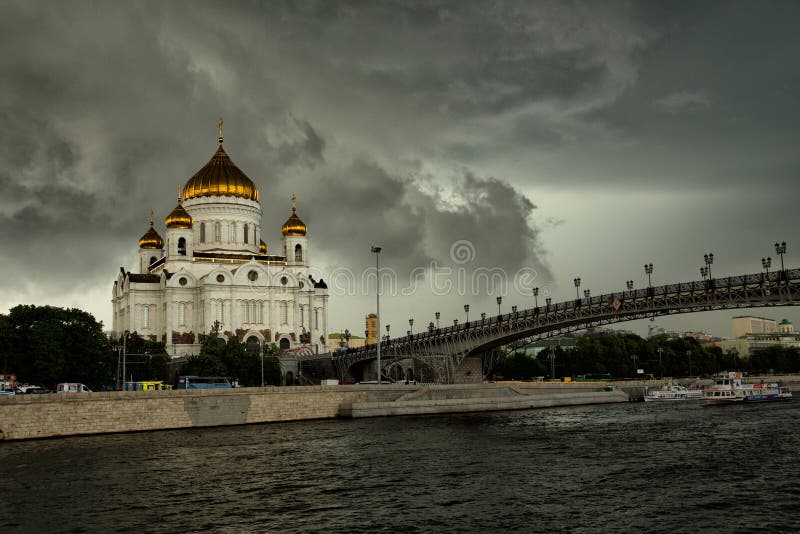 The Cathedral of Christ the Savior in Moscow Editorial Photography ...