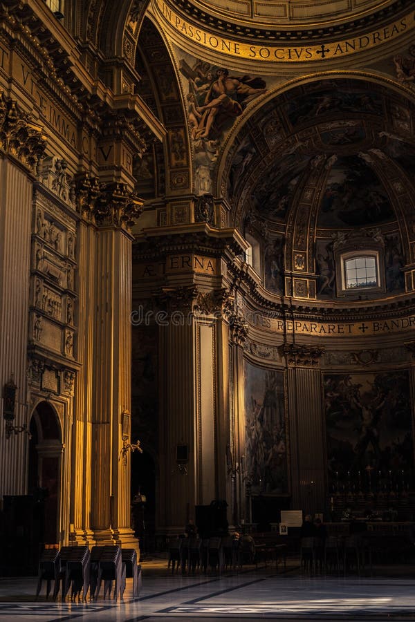 Cathedral hall interior editorial photography. Image of antiques - 59069312