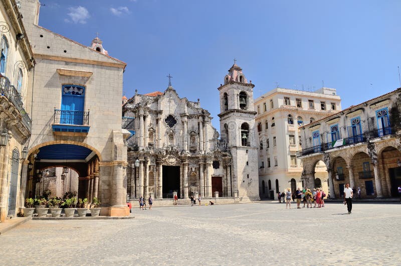 The Cathedral Square in Havana, Cuba. Editorial Stock Photo - Image of ...