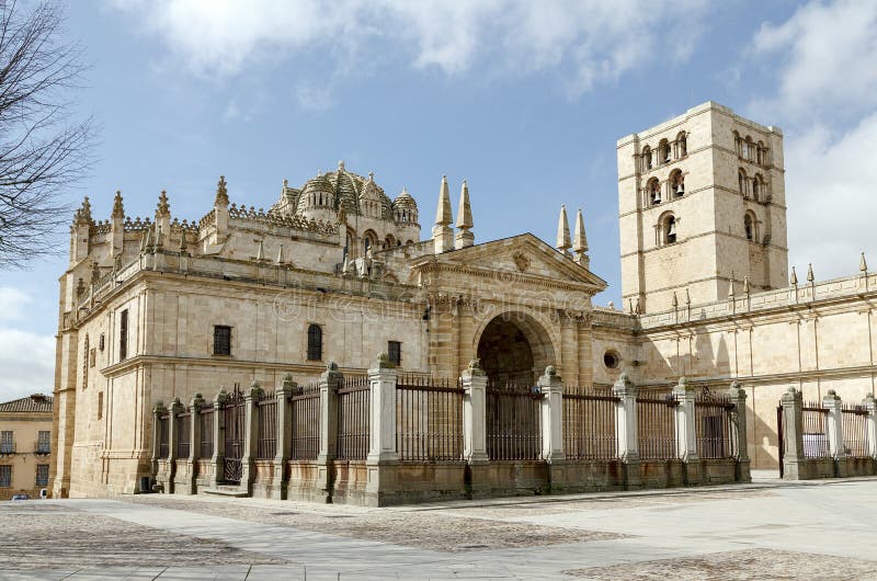 Cathedral of Zamora, Spain stock image. Image of romanesque - 72158631