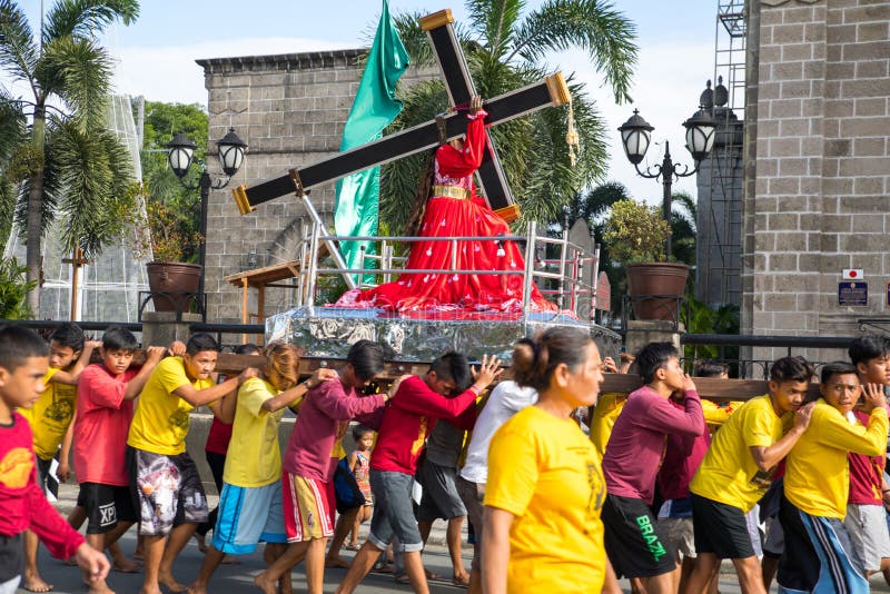 Catholic Ceremony at Manila Cathedral Editorial Photo - Image of bell ...