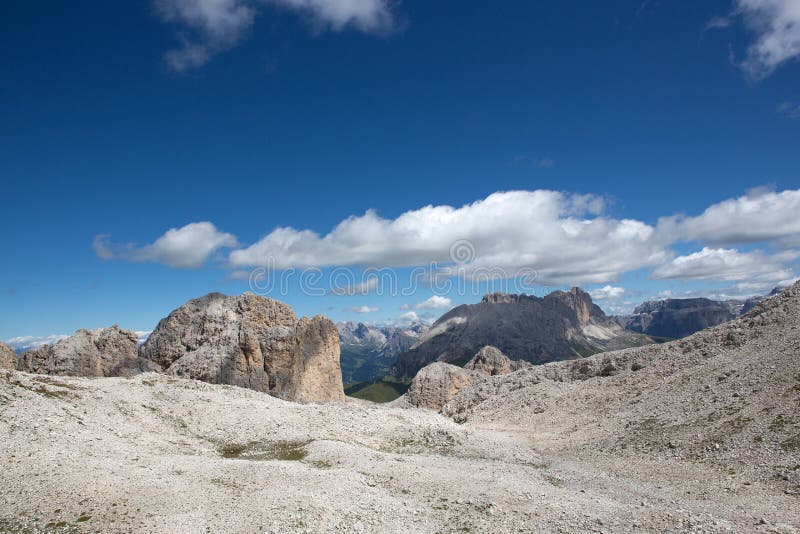 Catinaccio - Dolomiti (Italia) Immagine Stock - Immagine di italia ...