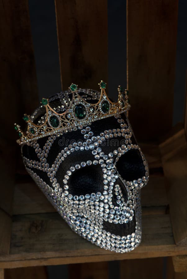 Catrina with Decorated and Painted Styrofoam Crown for Day of the Dead ...