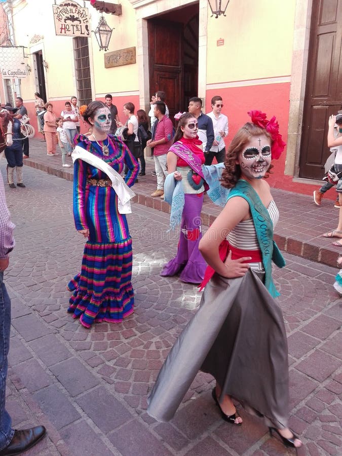 Catrina parade editorial photo. Image of muerto, catrina - 103798931