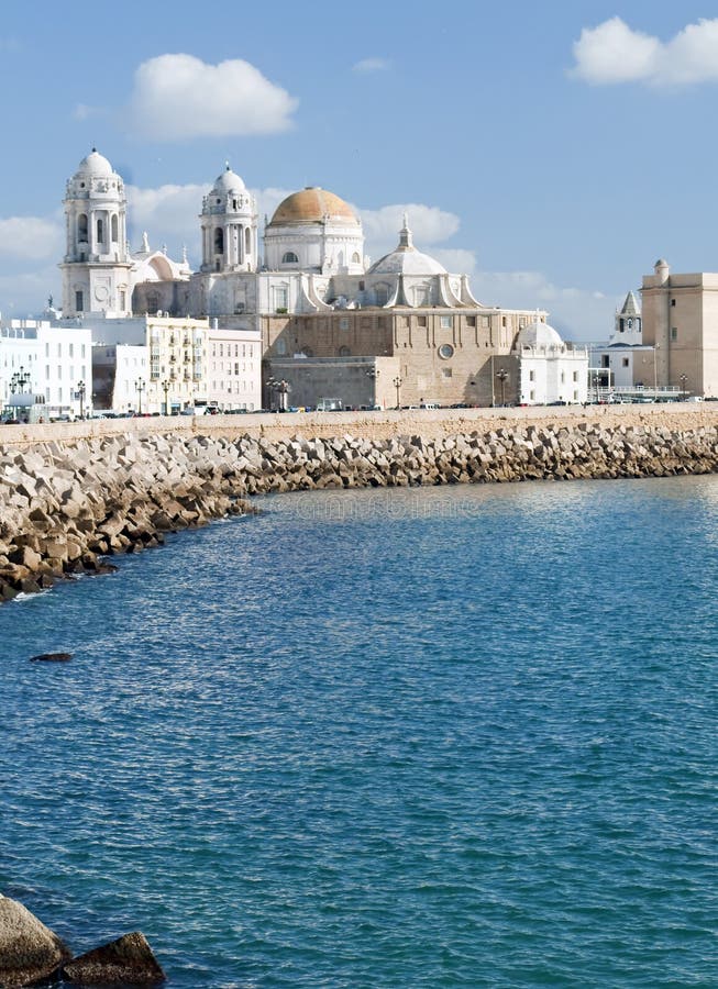 Cattedrale di Cadice fotografia stock. Immagine di porto - 25478208
