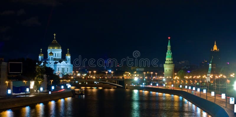 Cattedrale Di Christ Il Salvatore a Mosca Immagine Stock - Immagine di ...