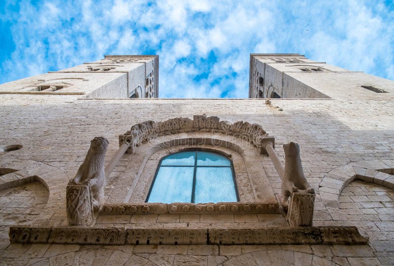 Cattedrale Di Molfetta La Puglia L'Italia Fotografia Stock - Immagine ...