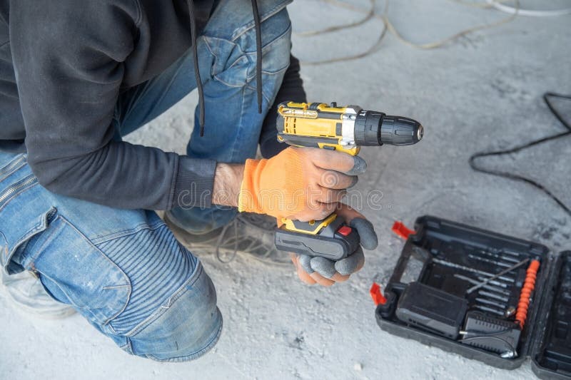 Caucasian Worker Using Electric Drill Stock Illustration - Illustration ...