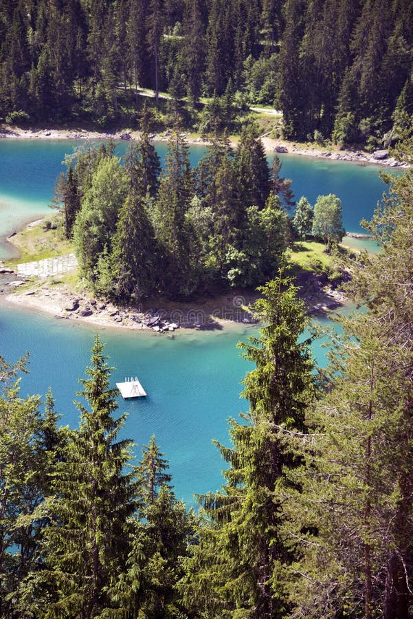 Caumameer, Zwitserland stock foto. Image of openlucht - 32044100