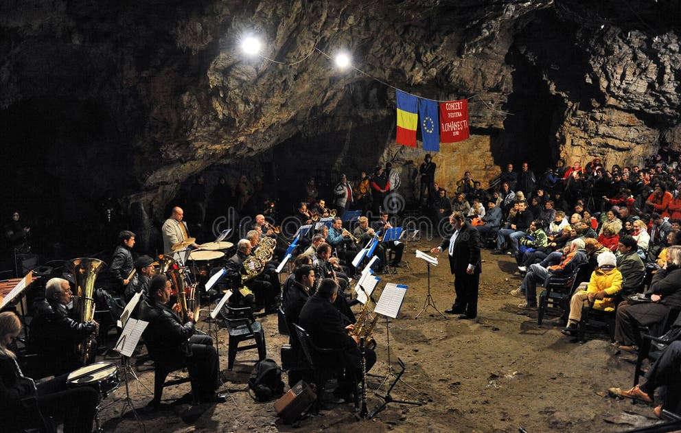 Cave concert editorial photography. Image of entertainment - 16654332