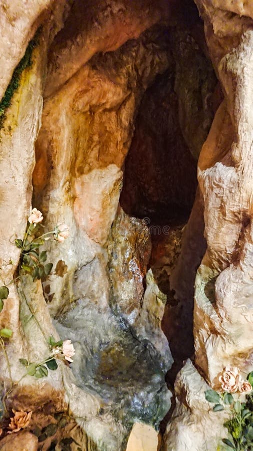 Cave entrance stock photo. Image of entrance, danger - 133263362