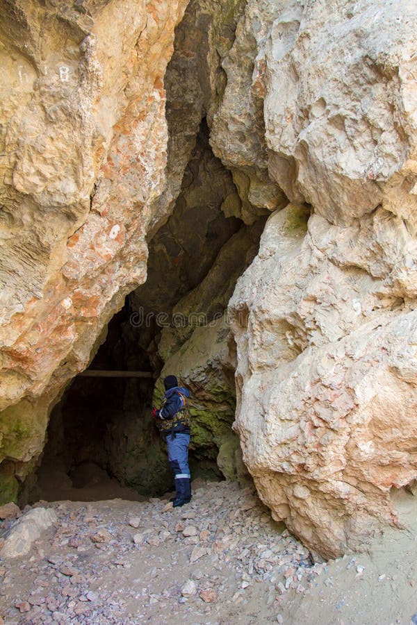 Cave in the rock. Gorge stock image. Image of stoloktita - 90840951