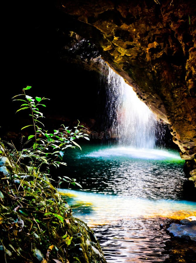 Natural Bridge Waterfall in Cave Stock Image - Image of national, rock ...