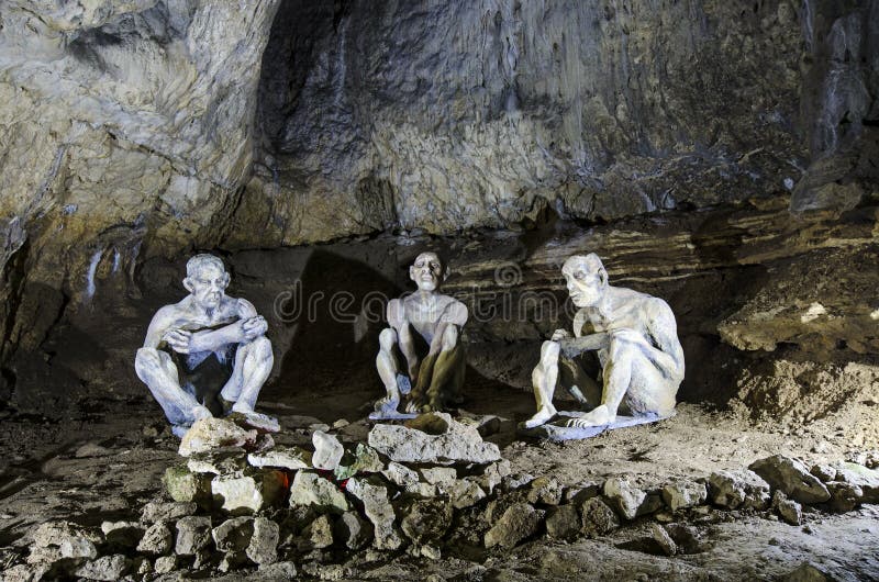 Cavemen in Bacho Kiro Cave stock image. Image of speleology - 33064117