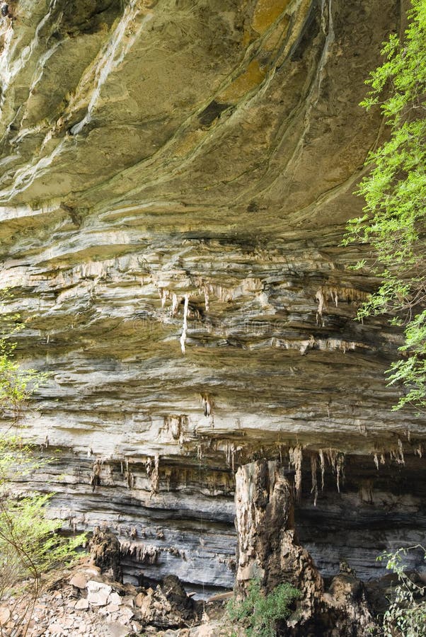 Caverne image stock. Image du tourisme, calcite, exploitation - 11923455