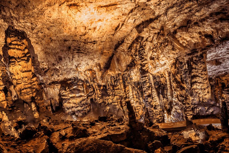 Grotte De Baradla Dans Le Parc National D'Aggtelek En Hongrie Photo ...