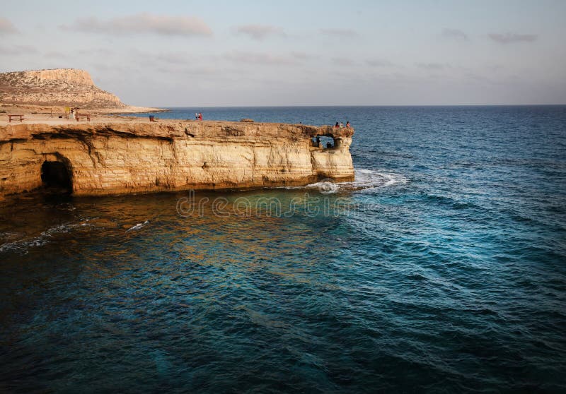 Caverne del mare in Cipro fotografia stock. Immagine di vela - 42393096