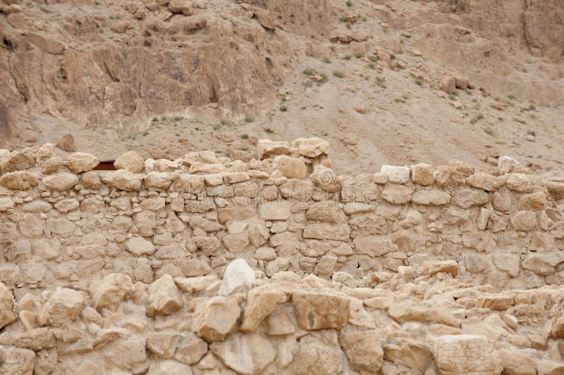 Cavernes De Qumran En Parc National De Qumran Où Les Rouleaux De Mer