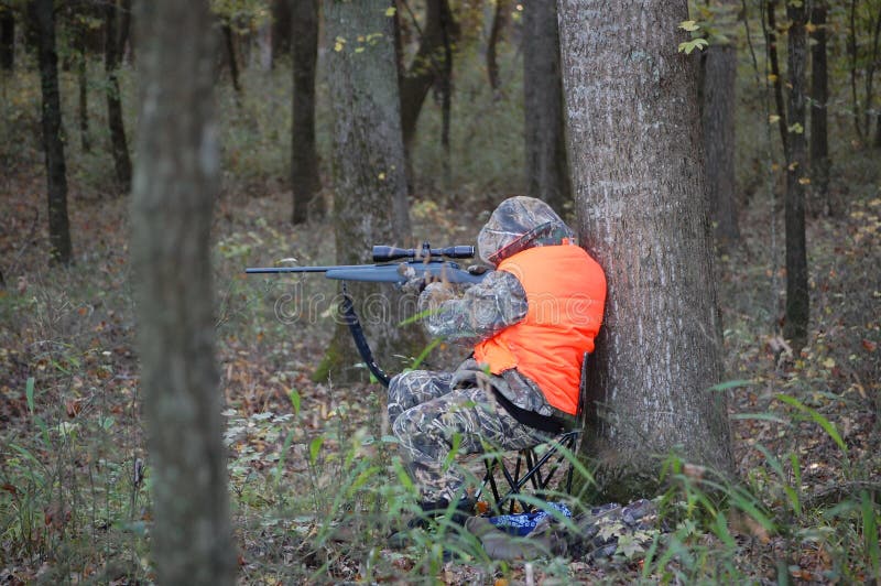 Cazador camuflado foto de archivo. Imagen de camuflado - 20734106