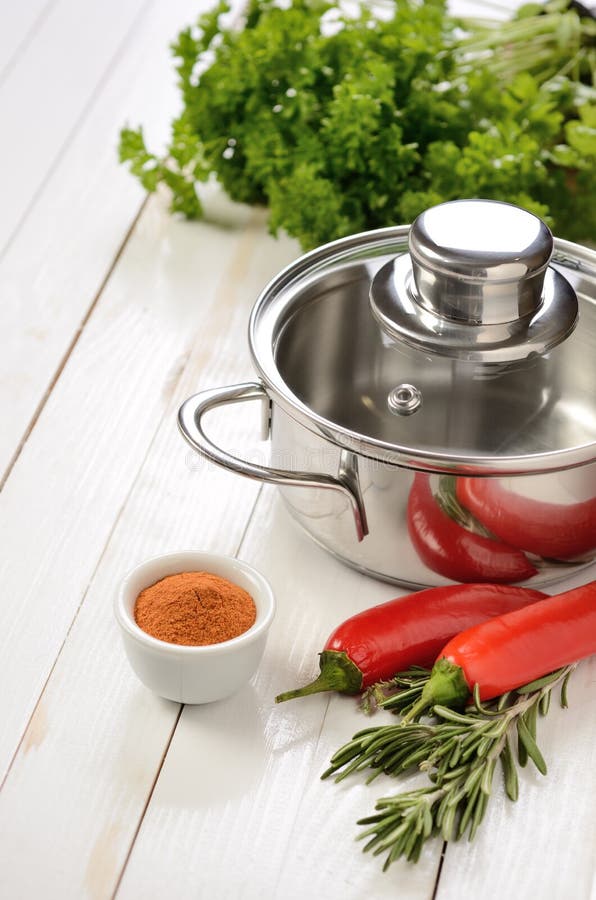 Cazo imagen de archivo. Imagen de plata, pimenton, nuevo - 37644553