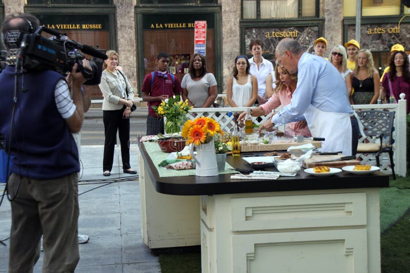 CBS Morning Show editorial photography. Image of crowd - 14868262