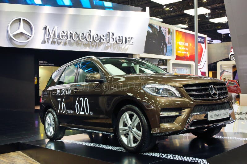 CDI 4 MATIC do Benz ML350 foto editorial. Imagem de rodas - 35431641