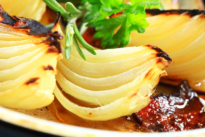 Cebolla asada cacerola foto de archivo. Imagen de aperitivo - 31026868