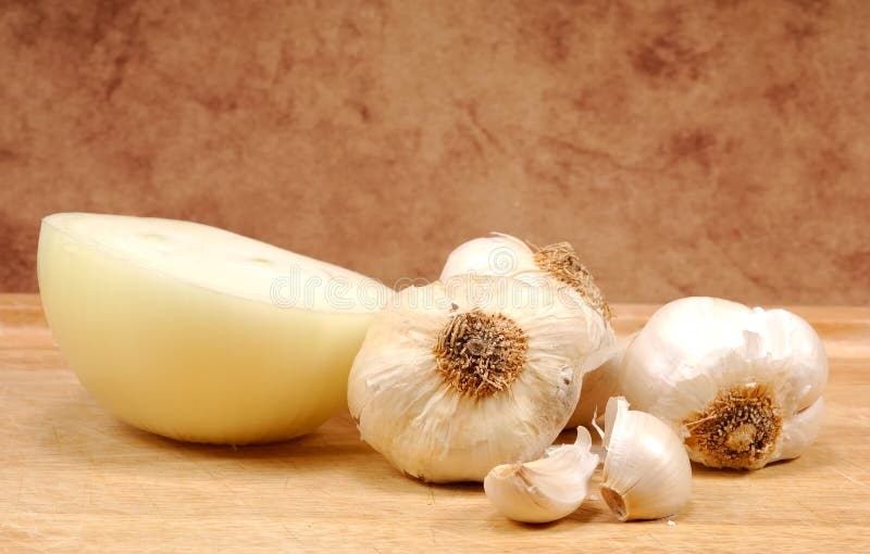 Cebolla, ajo y coriandro foto de archivo. Imagen de nadie - 152262324