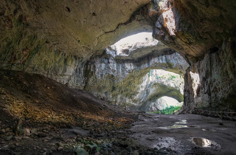 Ceiling cave collapsed stock image. Image of formation - 73290285
