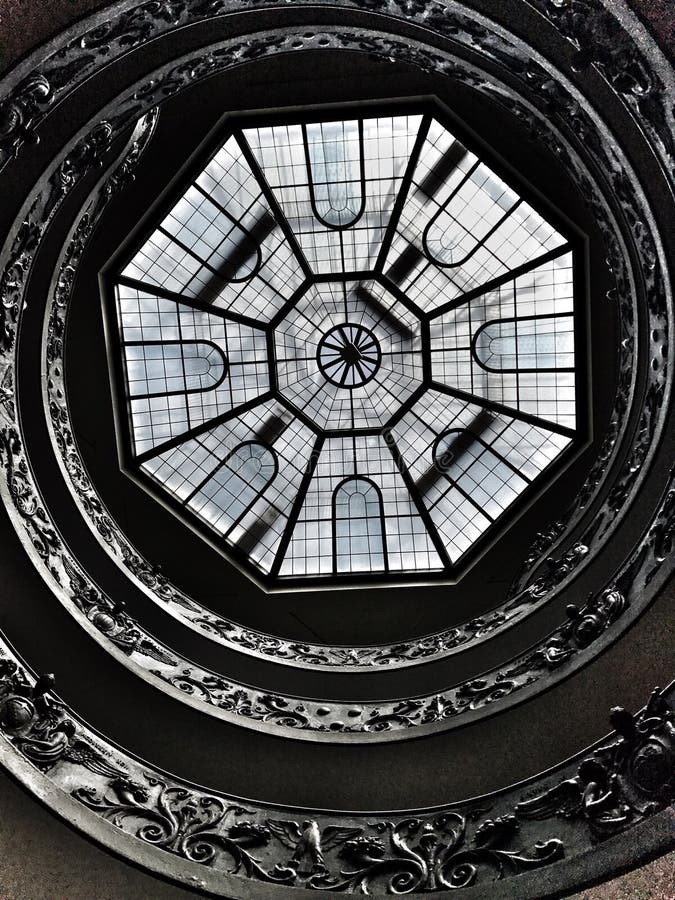 Octagon Sky View editorial photography. Image of vaticanmuseum - 120067742