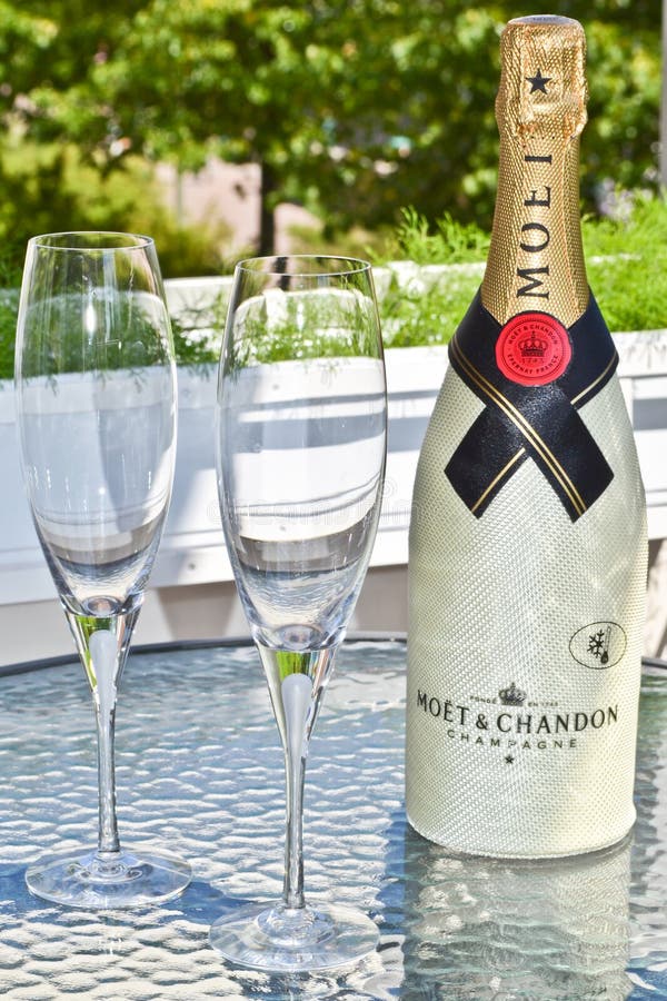 Champagne foto de archivo editorial. Imagen de aniversario - 33982578