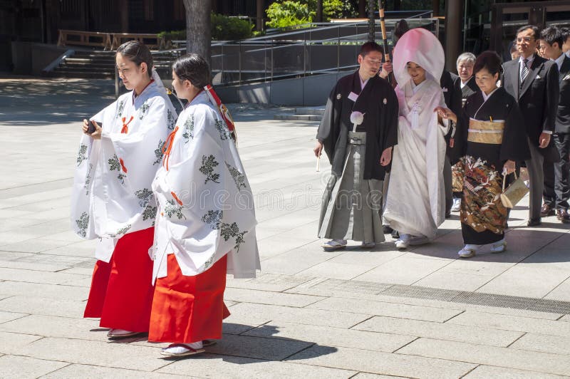 Celebration of a Traditional Japanese Wedding. Editorial Photo - Image ...