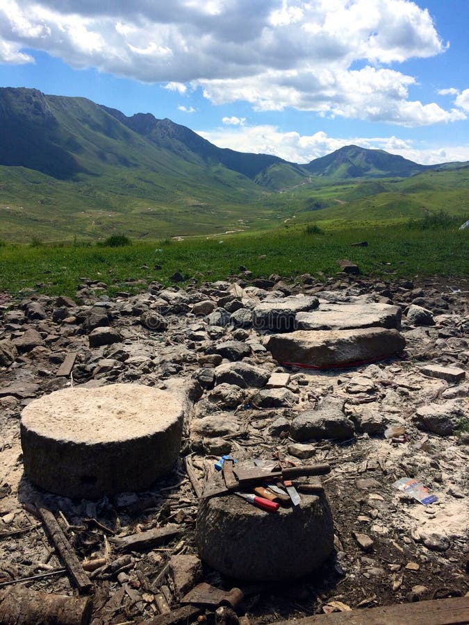 Celestial burial platform editorial photo. Image of corpse - 43019626