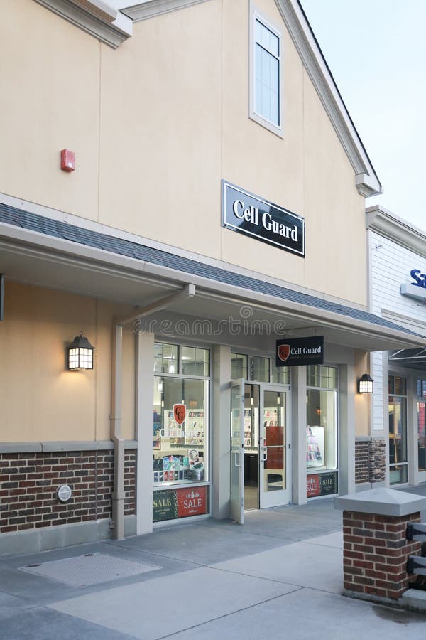 Cell Guard Store Outlet Front. Editorial Image - Image of case ...