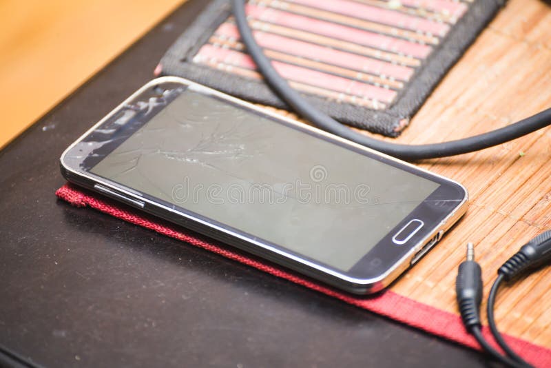 Cell Phone with Cracked or Broken Screen Stock Image - Image of ...