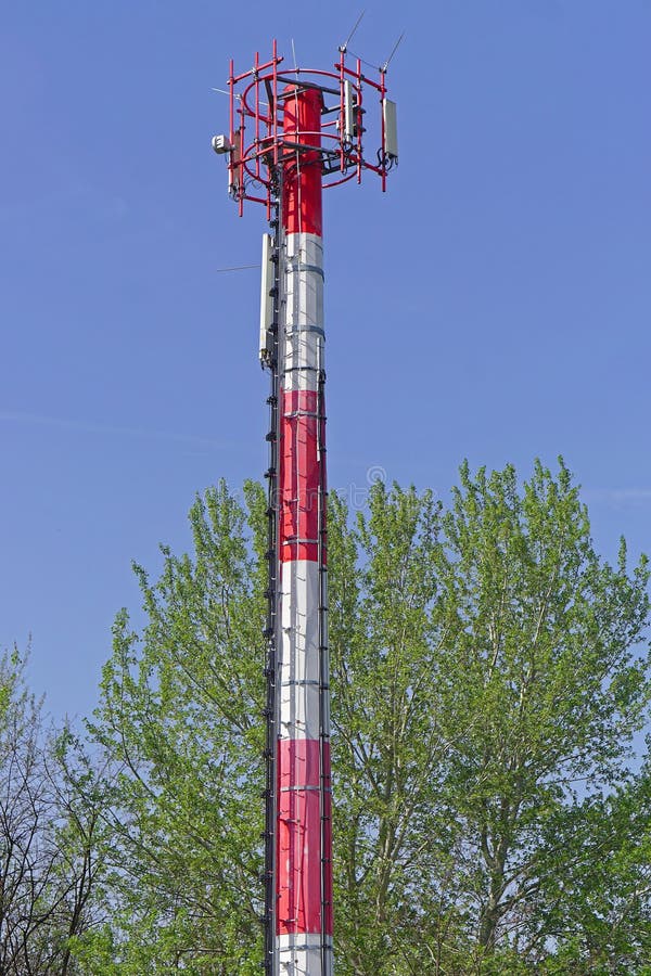 Cell tower stock image. Image of sunny, tower, wifi - 197305967