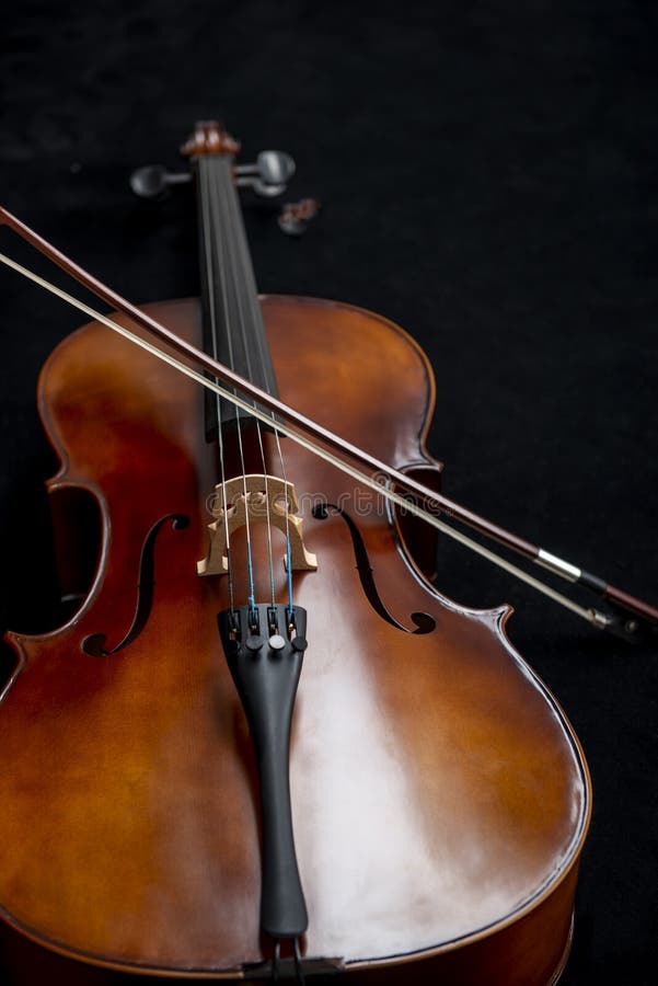Cello and Bow stock image. Image of fingerboard, scroll - 129929067