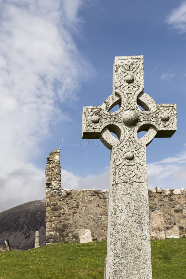 Celtic Cross at Cill Chriosd on the Isle of Skye Stock Photo - Image of ...