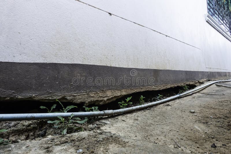 The Cement Floor Collapsed and Cracks Were Visible Under the Building ...