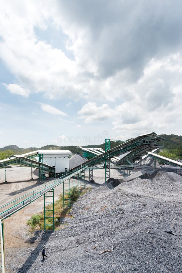 Cement quarry stock image. Image of ferro, extraction - 81412589
