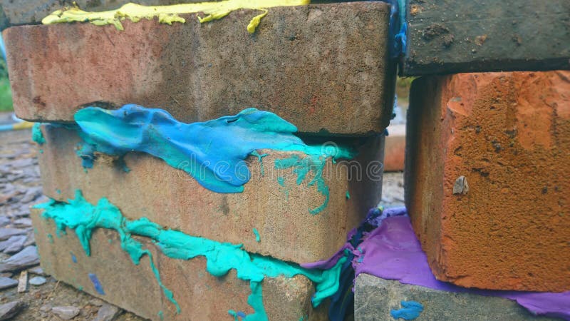 Cemento Coloreado Entre Los Ladrillos Del Edificio Imagen de archivo ...