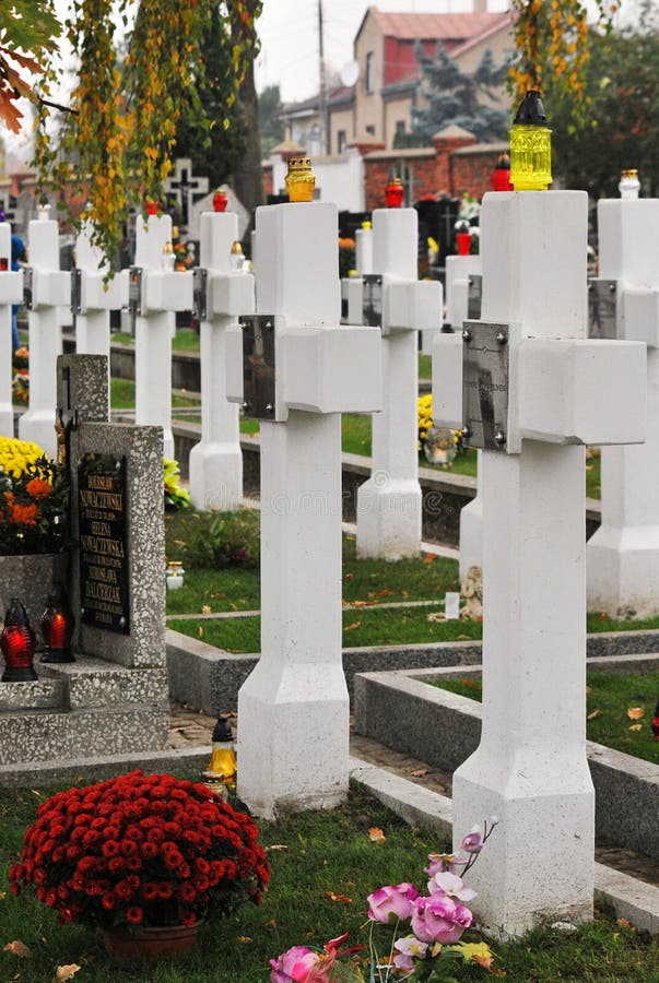 Cemetery editorial stock image. Image of autumn, catholic - 49555124