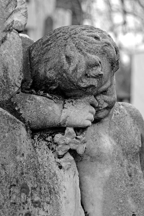 Cemetery Statue of an Angel Stock Image - Image of marble, prayer: 35187711
