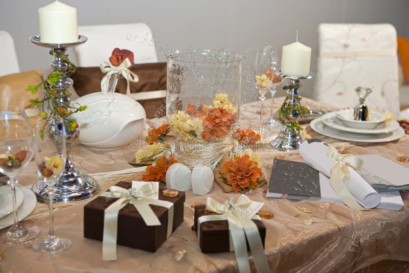 Cena lujosa imagen de archivo. Imagen de negro, lugar - 6941683