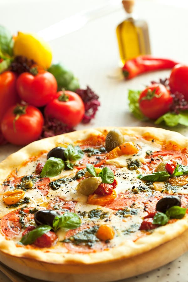 Cena de la pizza imagen de archivo. Imagen de encurtido - 40841043