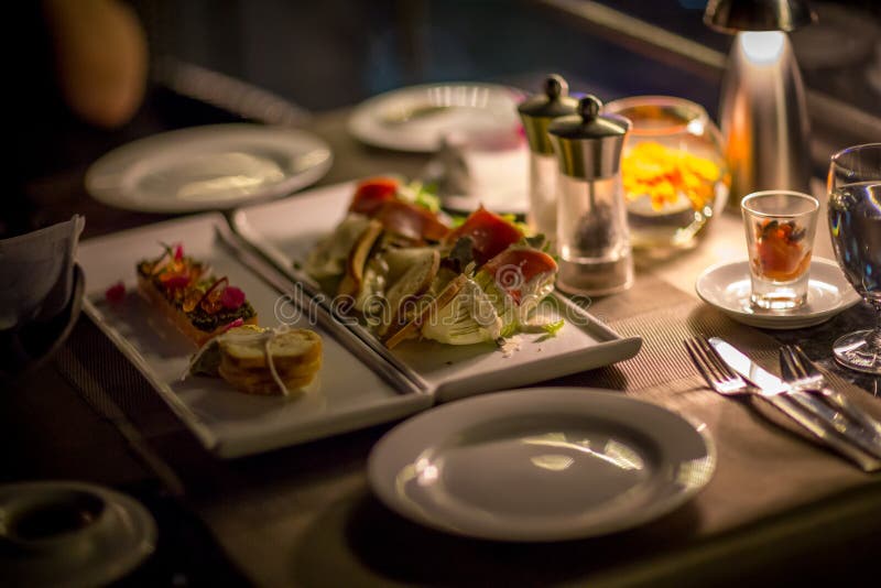 Cena de lujo foto de archivo. Imagen de cena, sano, casado - 50198180