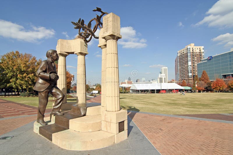 Sculpture Park - Denver editorial stock image. Image of statue - 15070539