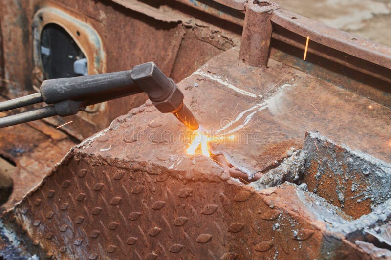 Center Frame of Car Body Part Removal by Oxygen Acetylene Cutting Torch ...