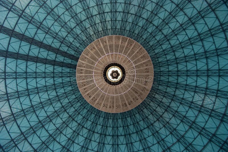 Center kupol arkivfoto. Bild av kupol, kors, cirkel, form - 247618